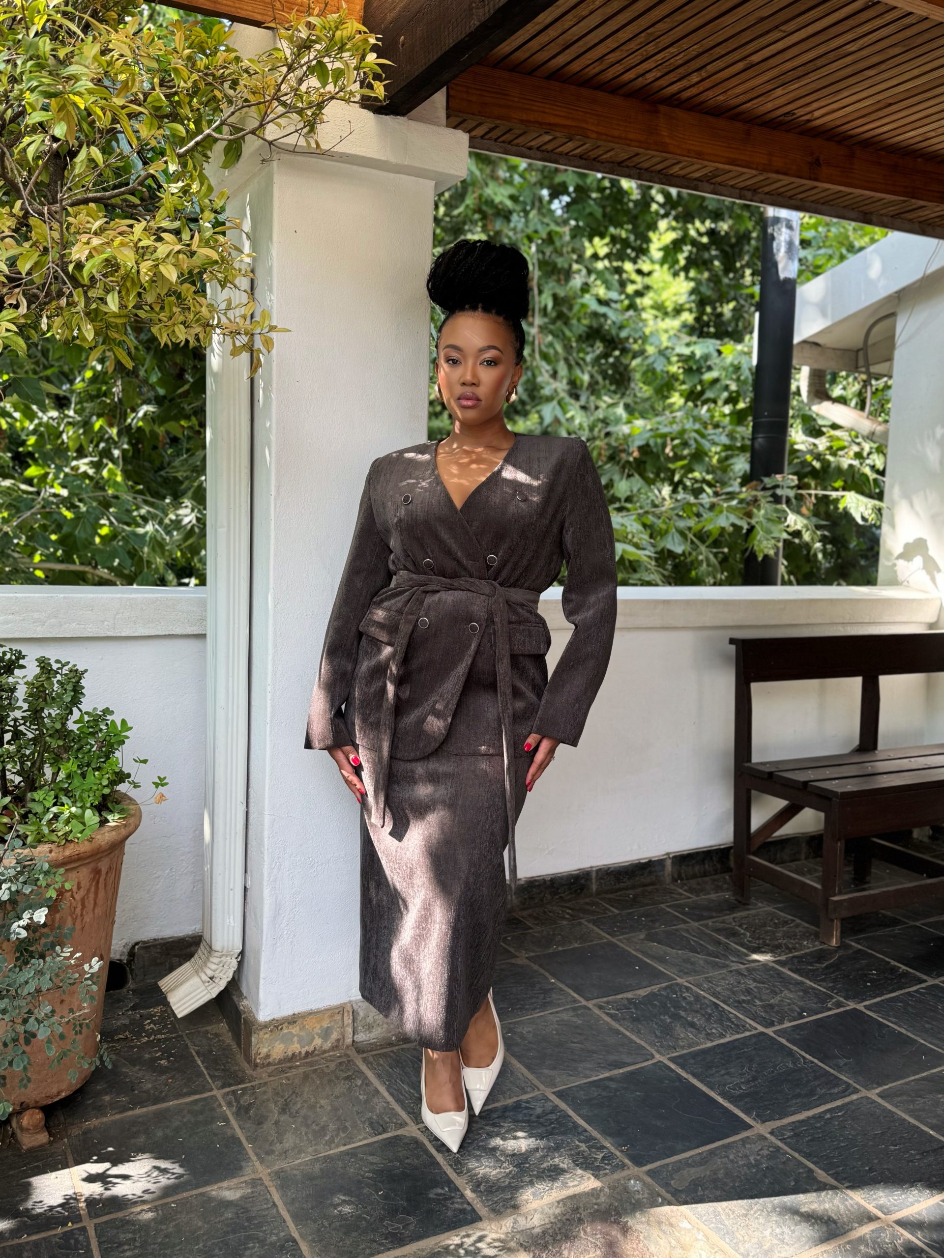 Brown V-Neck Suit – Royal Couture